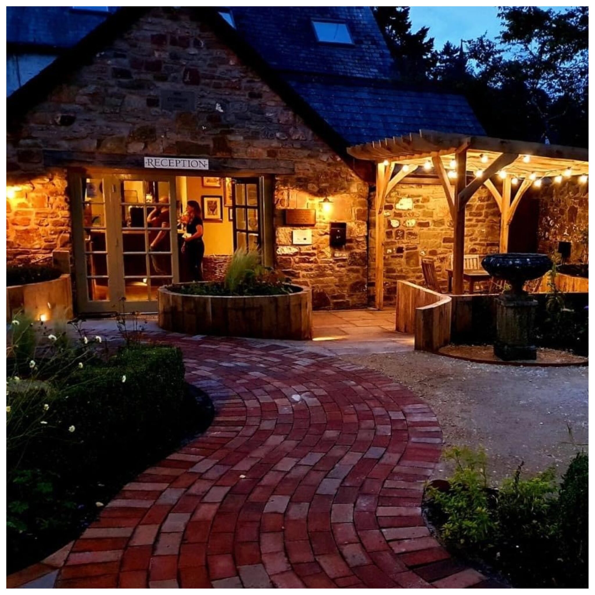 Offers | Tudor Farmhouse Hotel